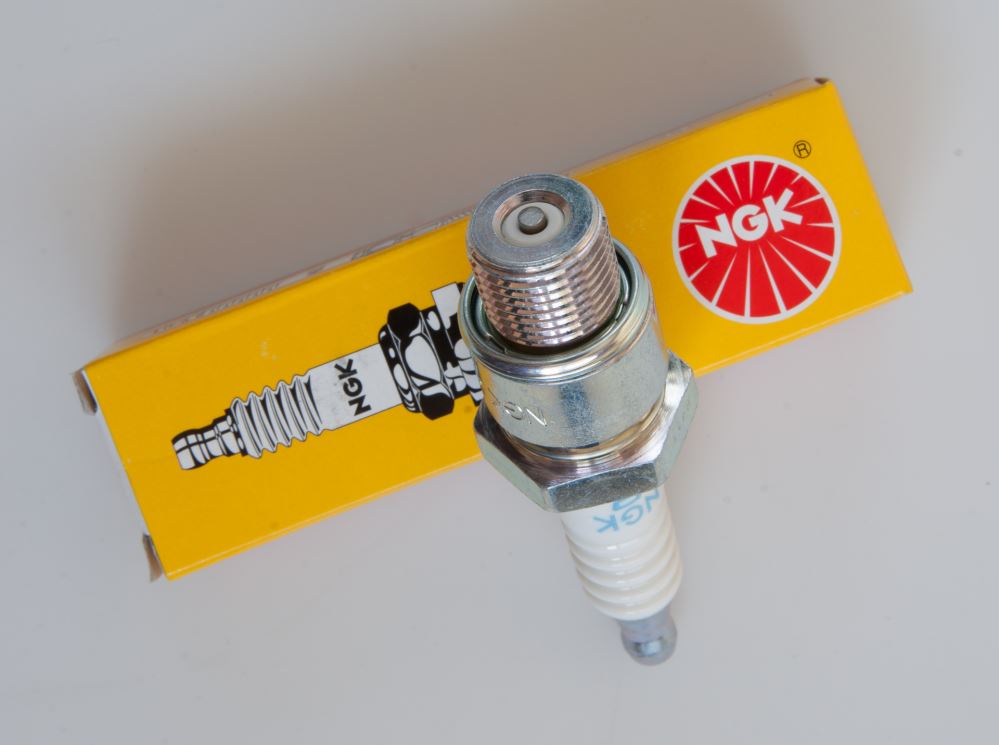 BU8H NGK Spark Plug Surface Discharge - 6431 - Fast Tracked Shipping ...